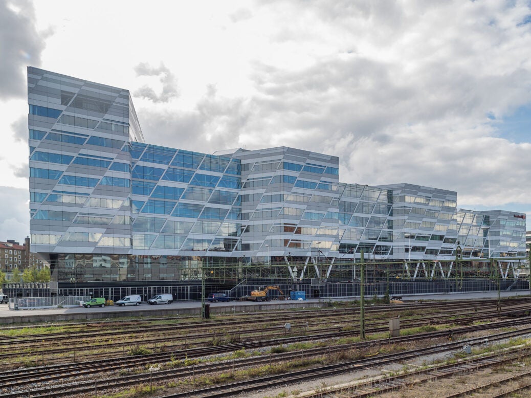 Swedbank partners with FNZ to develop savings platform